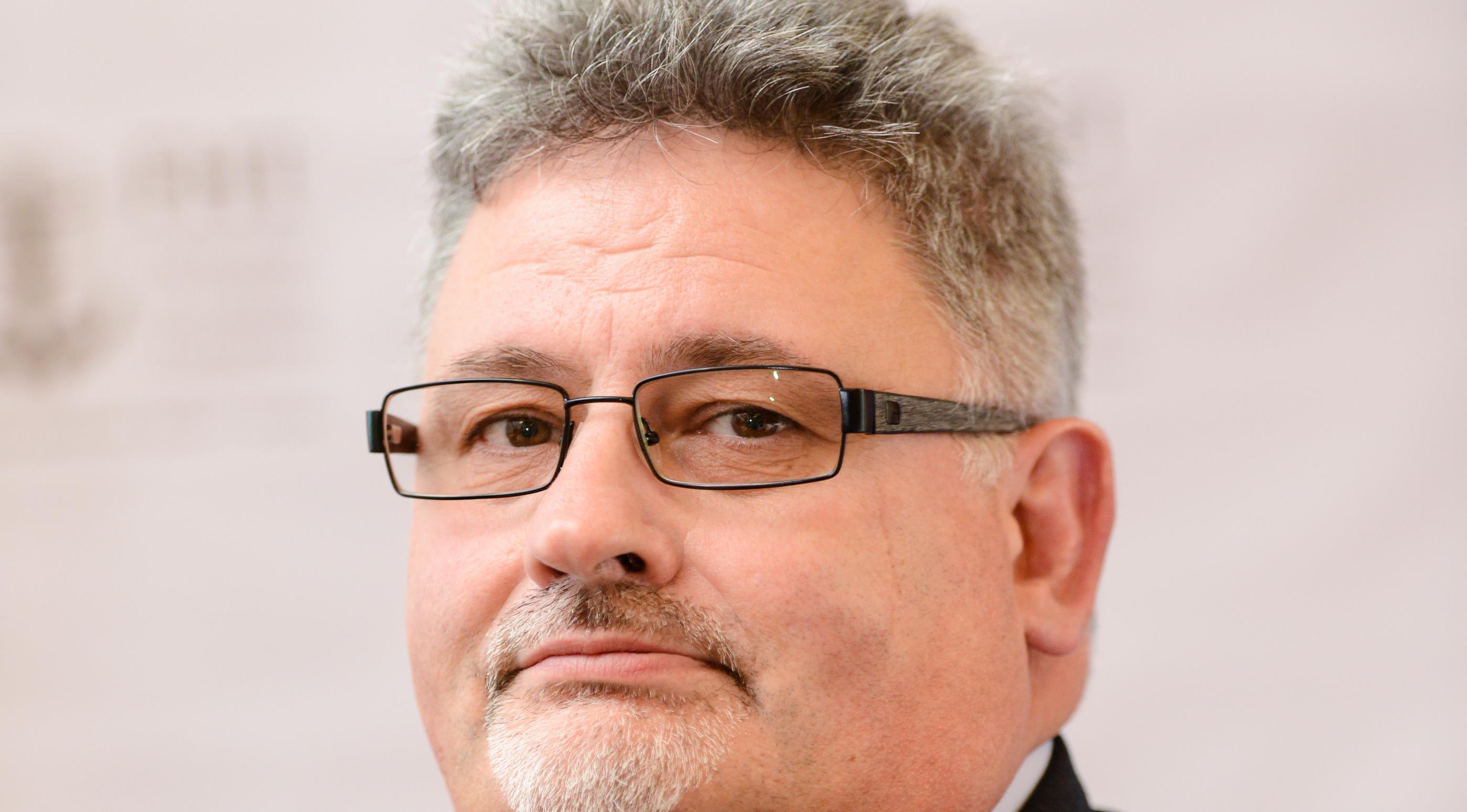 Professional Beauty - Paul Battersby named president of FHT