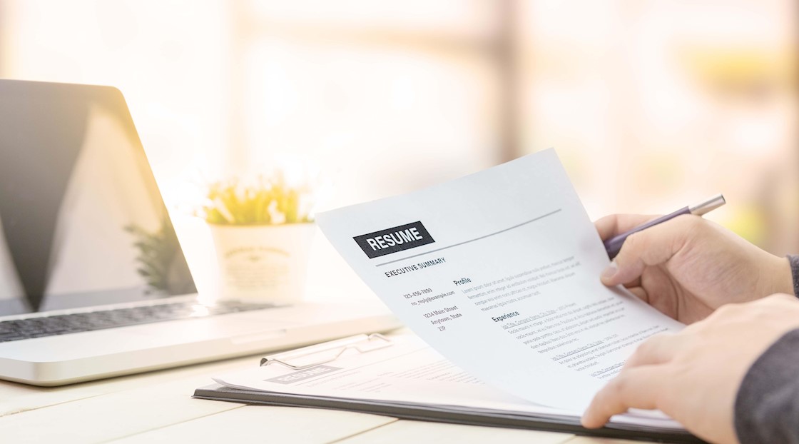 How to write a beauty therapist CV: example and tips