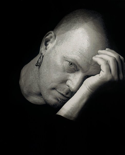 ProfessionalBeauty -Award-winning nail technician Tom Holcomb dies aged 44